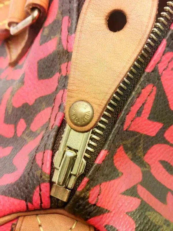 LOUIS VUITTON Monogram Graffiti Speedy Tote Bag