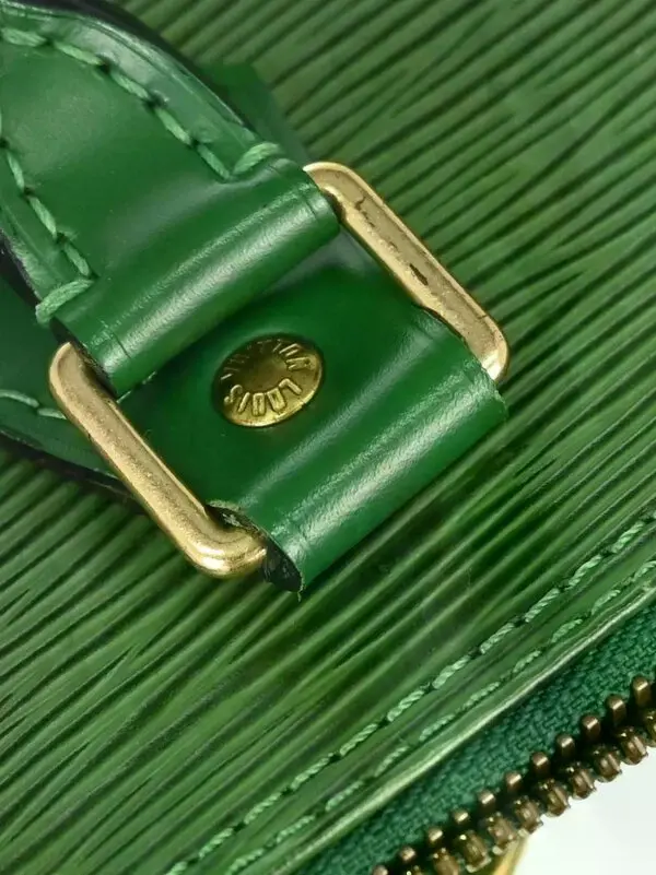 LOUIS VUITTON Epi Alma Handbag - Green