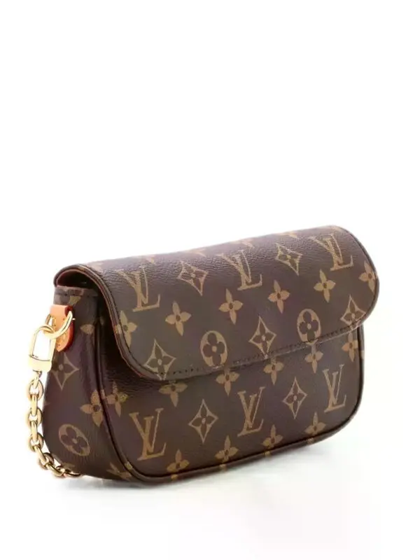 LOUIS VUITTON Ivy Wallet On Chain Monogram Canvas Shoulder Bag
