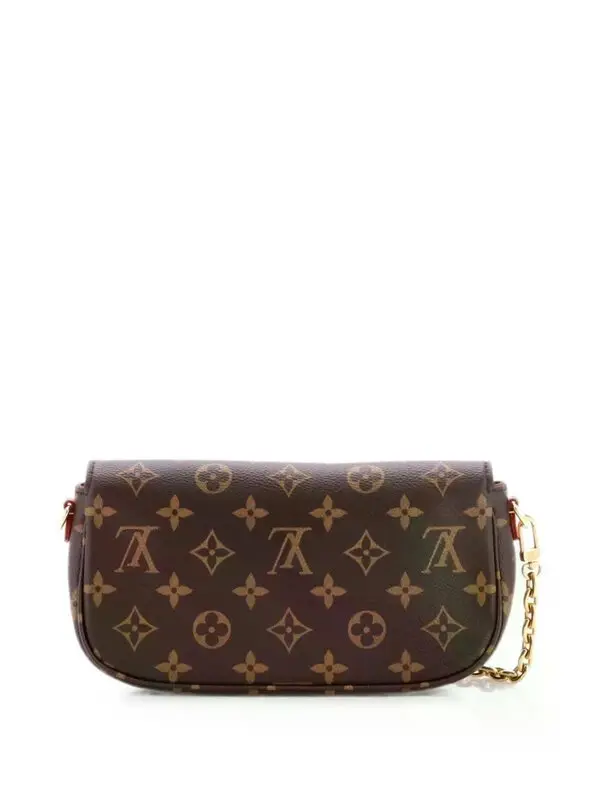 LOUIS VUITTON Ivy Wallet On Chain Monogram Canvas Shoulder Bag