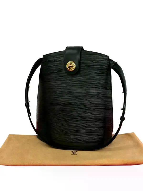 LOUIS VUITTON 1996 Epi Cluny Shoulder Bag