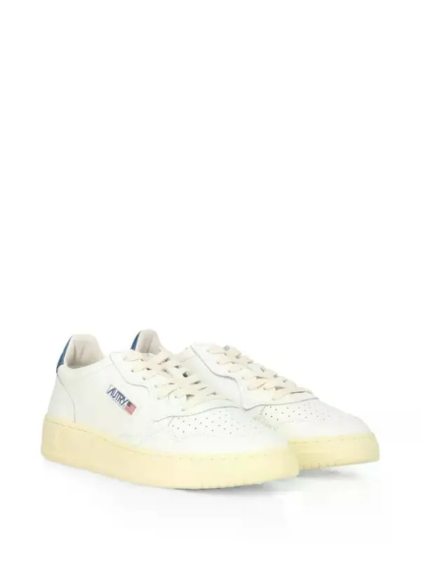 AUTRY Medalist Low Leather Sneakers - White