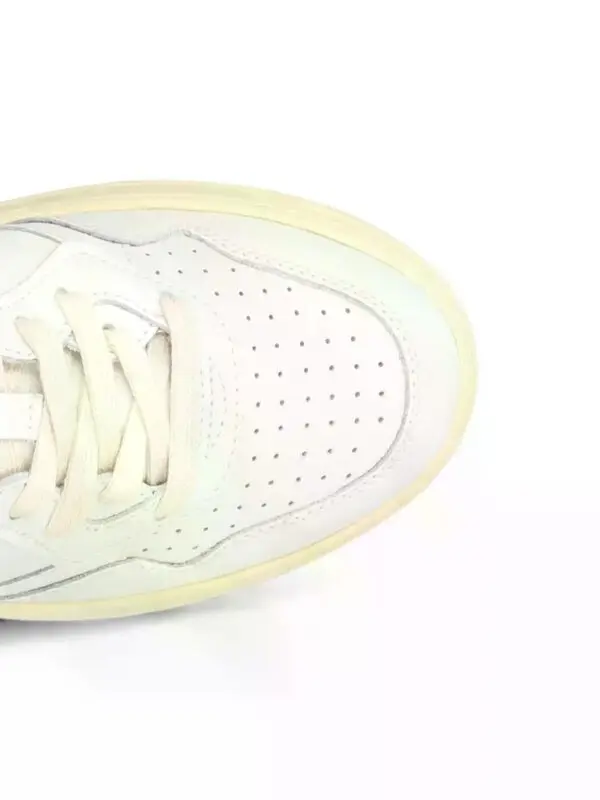 AUTRY Medalist Low Leather Sneakers - White