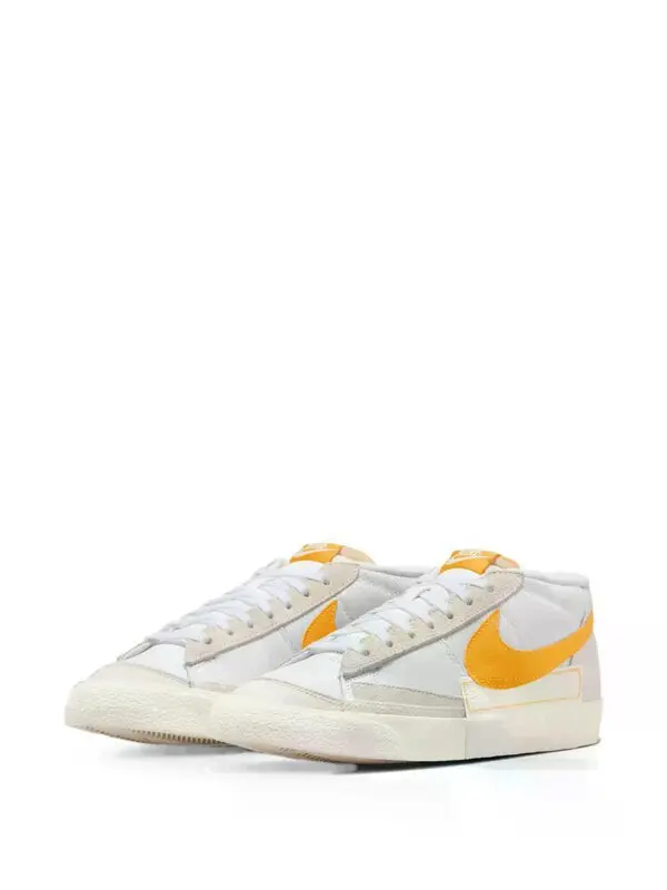 Nike Blazer Low Pro Club Sneakers - White