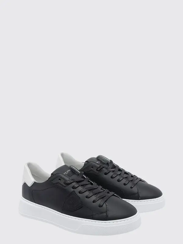 Philippe Model Temple Low Smooth Calfskin Low-top Sneakers With Shield Logo - Black