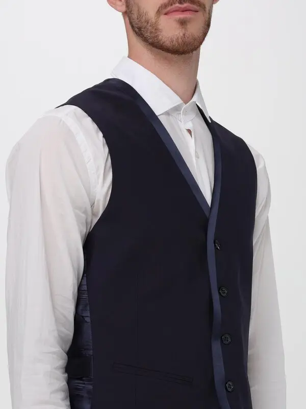 Brian Dales Suit Colour