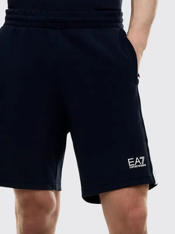 EA7 Shorts Colour