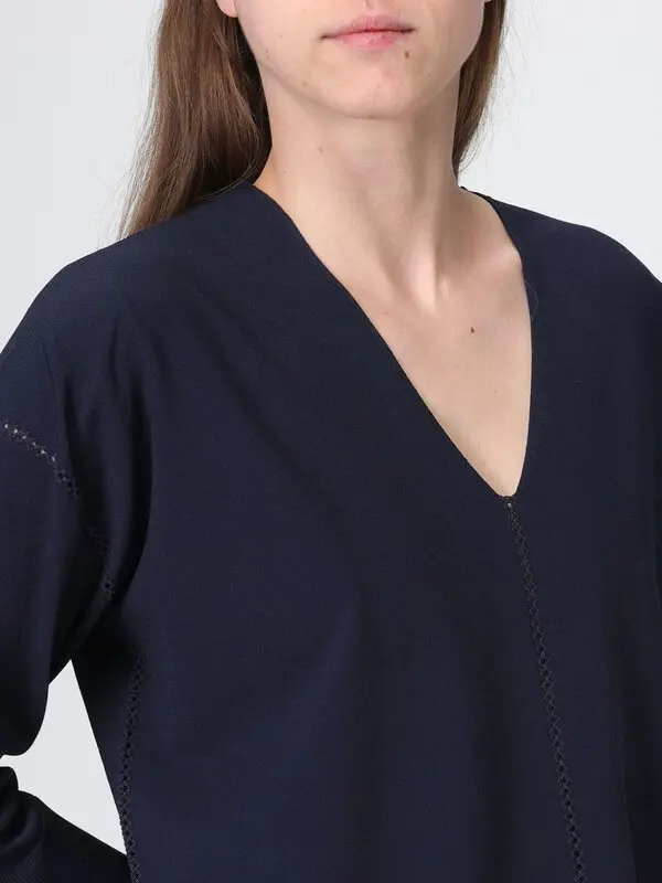 KANGRA V-neck Sweater