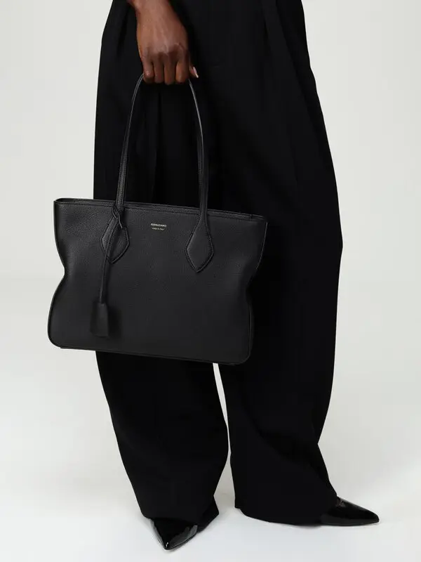 FERRAGAMO Tote Bag Colour