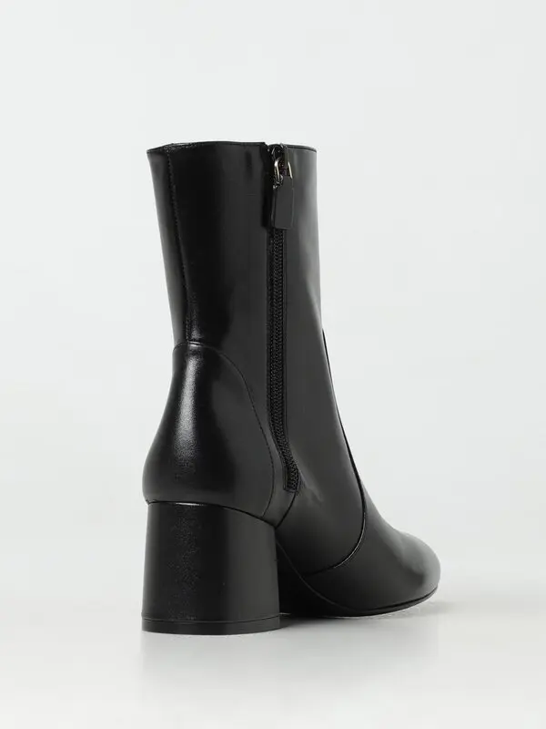 STUART WEITZMAN Boots Colour