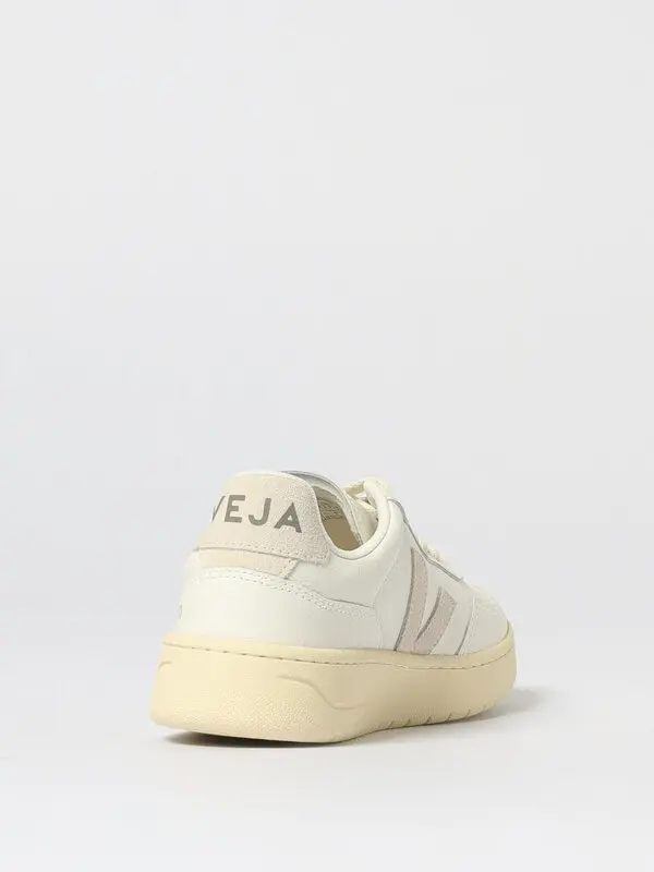 VEJA V-90 Trainers - White