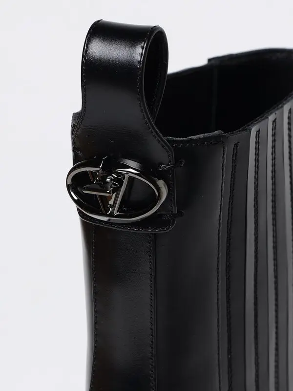 Valentino Garavani Boots Colour