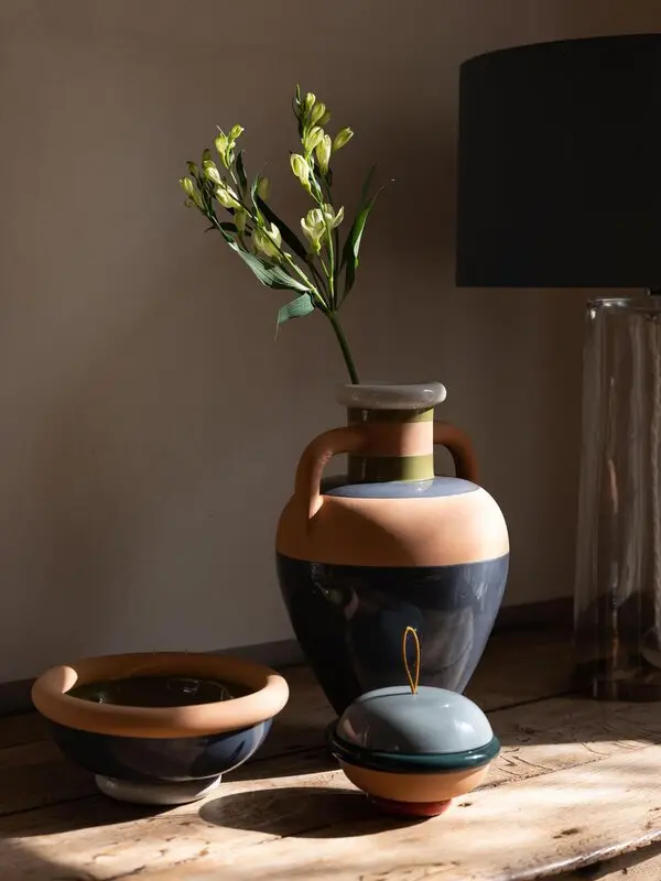 POLTRONA FRAU Vases Lifestyle Colour