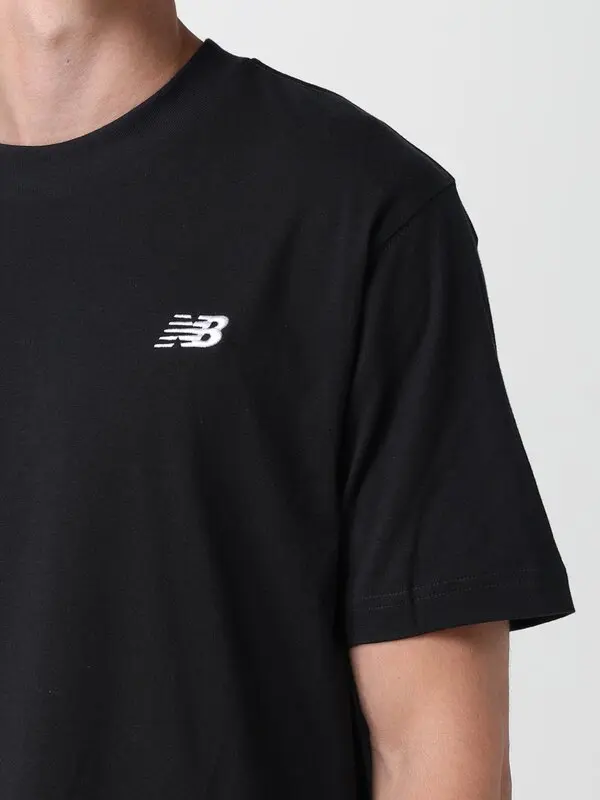 NEW BALANCE T-shirt Colour