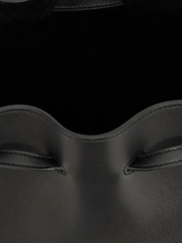 Valentino Garavani Handbag Colour