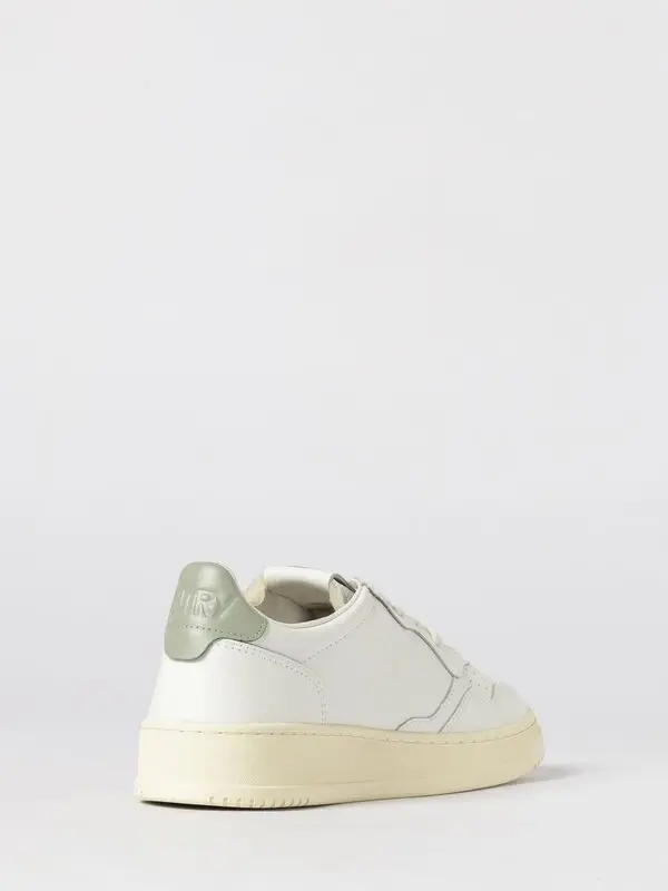 AUTRY Medalist Low Sneakers In Smooth Calfskin With A Bi Design - White