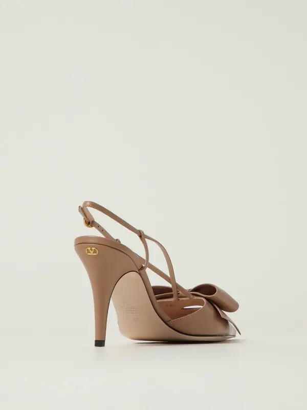 Valentino Garavani Court Shoes Colour