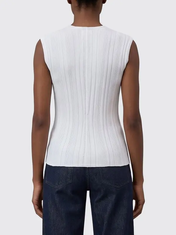 Closed Sleeveless V-neck Knit Top