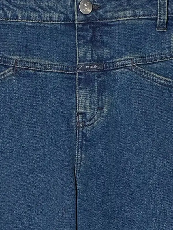 Closed Cropped Fit Jeans