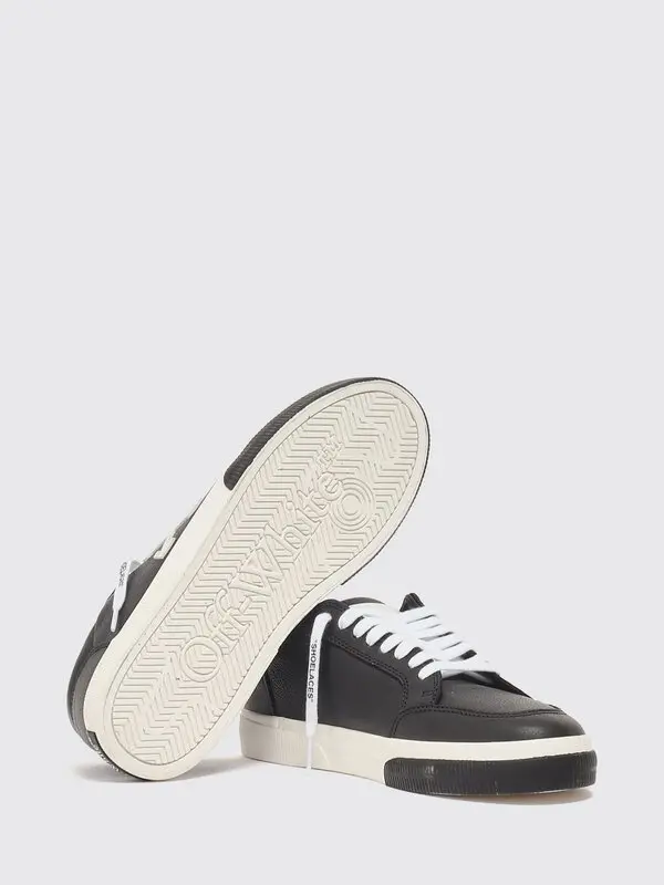 Off-White Vulcanized Low-top Leather Sneakers With Contrasting Arrow Logo - Black