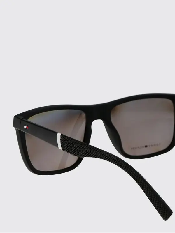 Tommy Hilfiger Sunglasses Colour