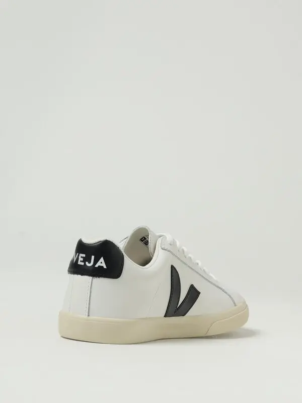 VEJA Trainers