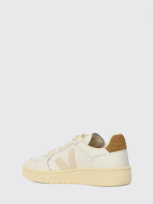 VEJA Trainers
