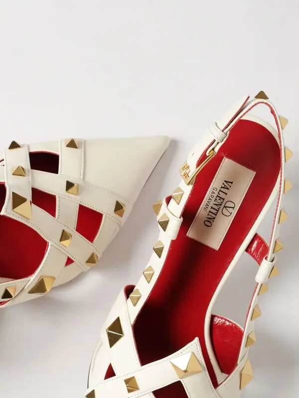 Valentino Garavani Court Shoes Colour