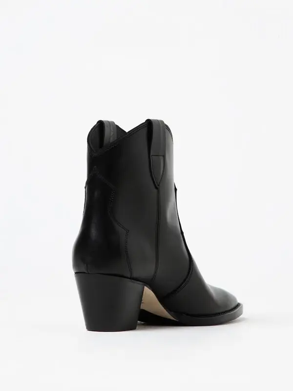 ANNA F. Flat Ankle Boots Colour