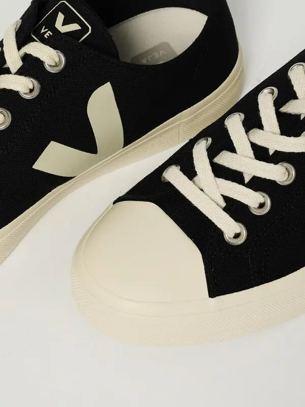 VEJA Trainers Colour