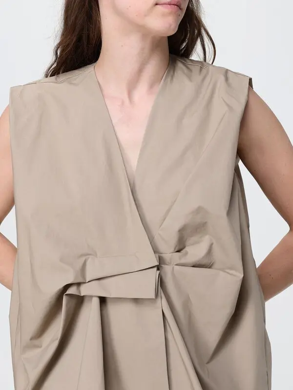 MEIMEIJ Meimei Sleeveless V-neck Cotton Poplin Top With Asymmetrical Hem