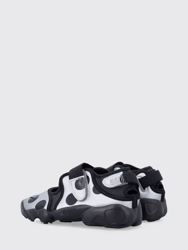 Nike Rift Tabi Toe Sneakers