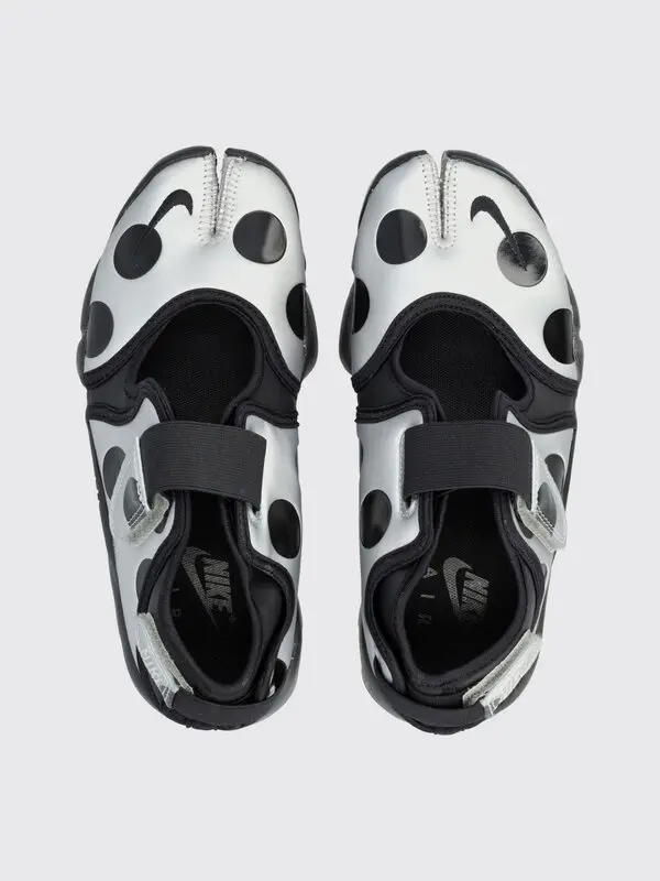 Nike Rift Tabi Toe Sneakers