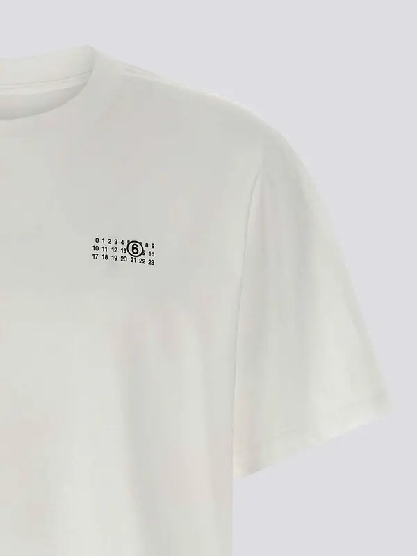 MAISON MARGIELA T-shirt Colour