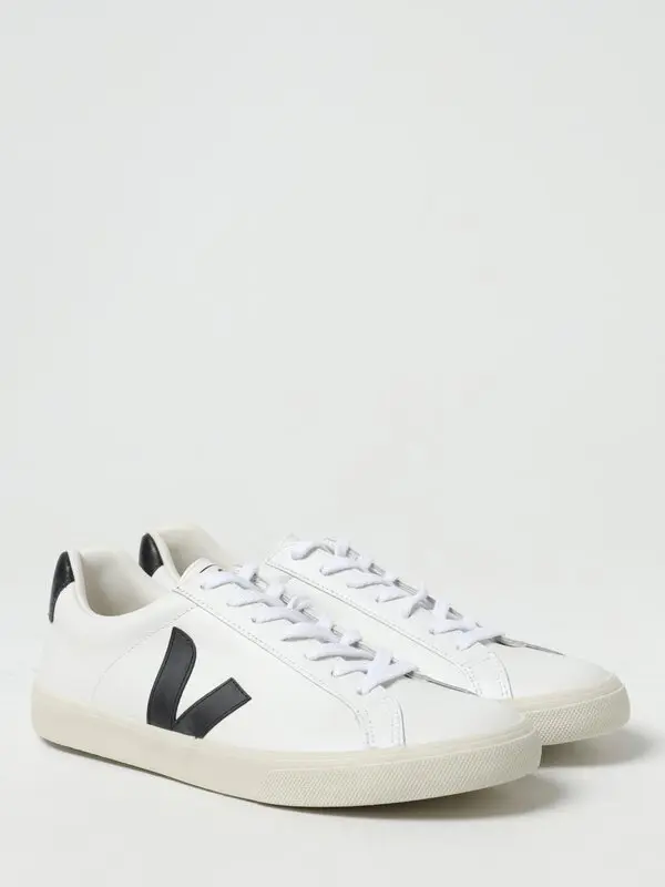 VEJA Trainers - White