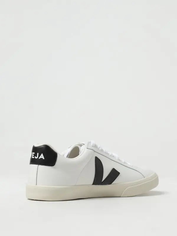 VEJA Trainers - White