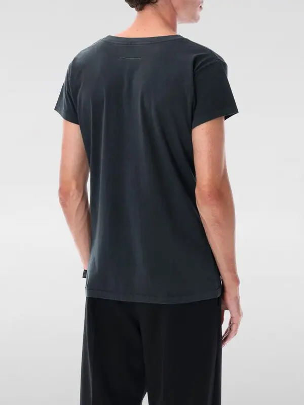 MAISON MARGIELA T-shirt Colour - Black