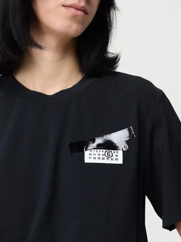 MAISON MARGIELA T-shirt Colour - Black