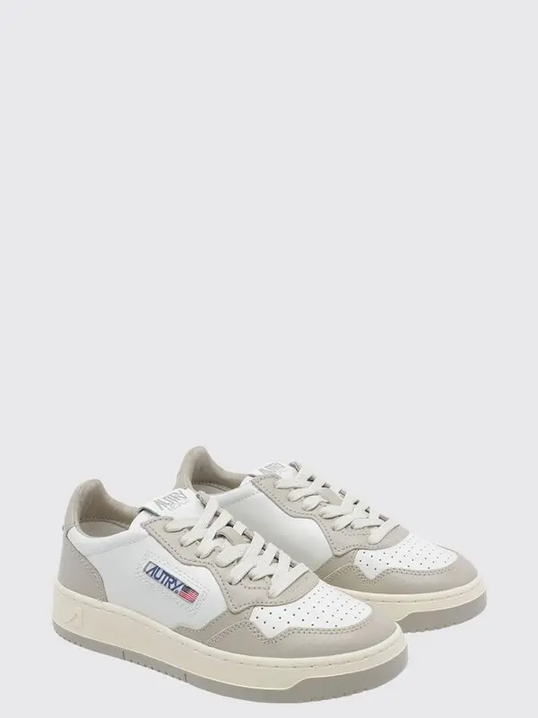 AUTRY Medalist Low Sneakers In Calf Leather With Perforated Toe - White