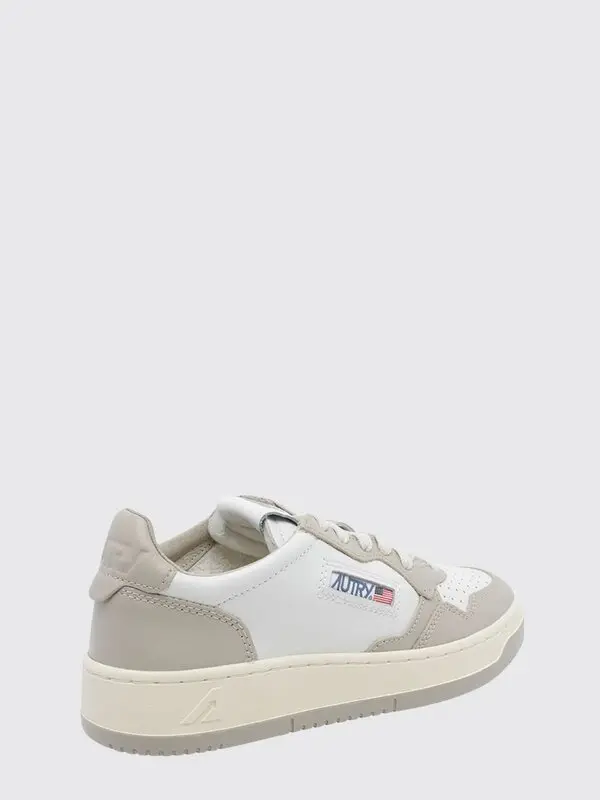 AUTRY Medalist Low Sneakers In Calf Leather With Perforated Toe - White