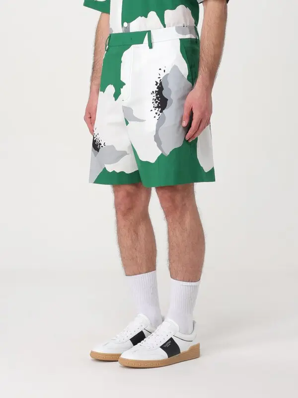 Valentino Garavani Shorts Colour