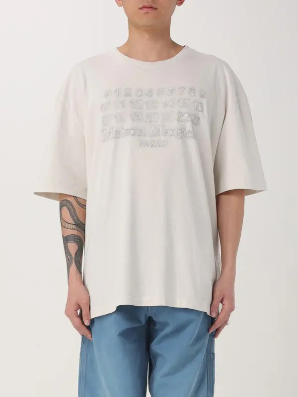 MAISON MARGIELA T-shirt Colour