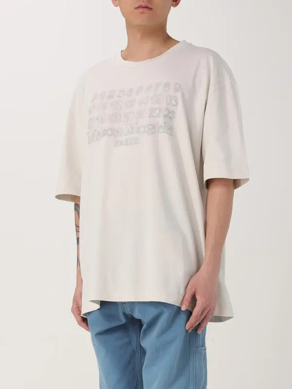 MAISON MARGIELA T-shirt Colour