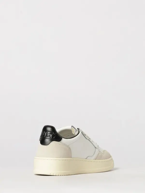 AUTRY Medalist Low Sneakers In Smooth Calf Leather With Perforated Toe - Black