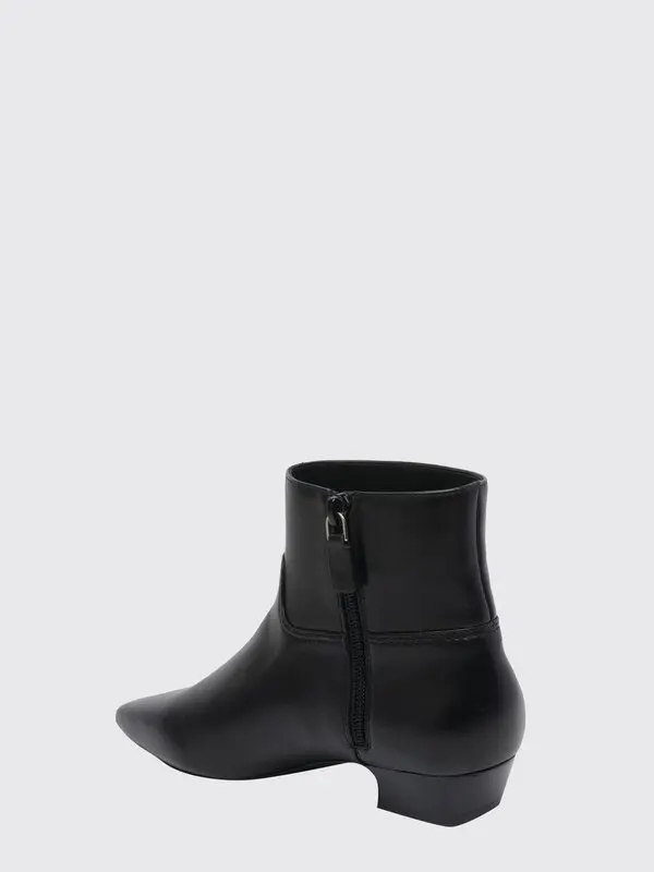 STUART WEITZMAN Boots Colour