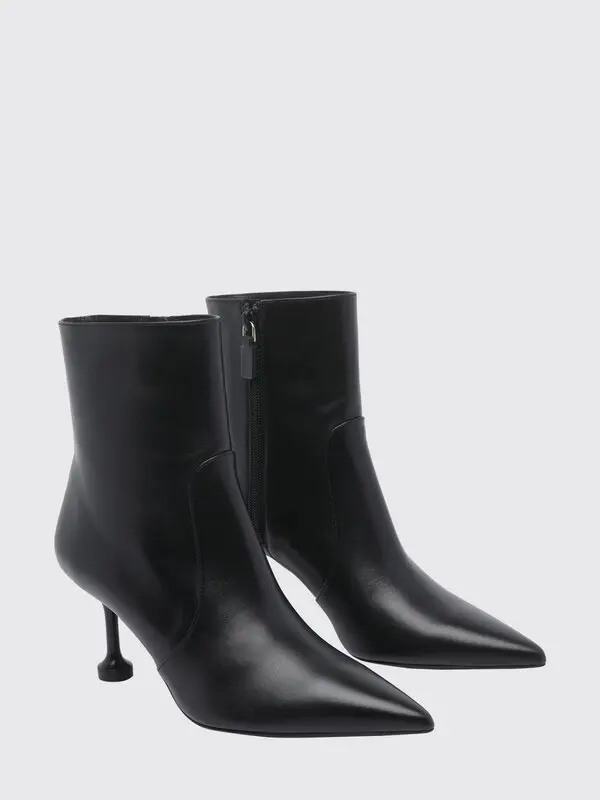 STUART WEITZMAN Boots Colour