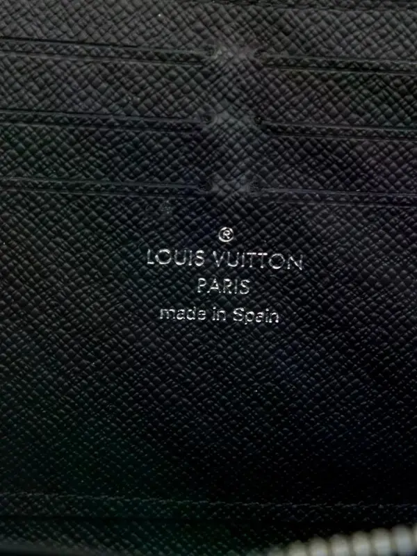 LOUIS VUITTON 2021-2026 Epi Zippy Dragonne Wallet Long Wallets