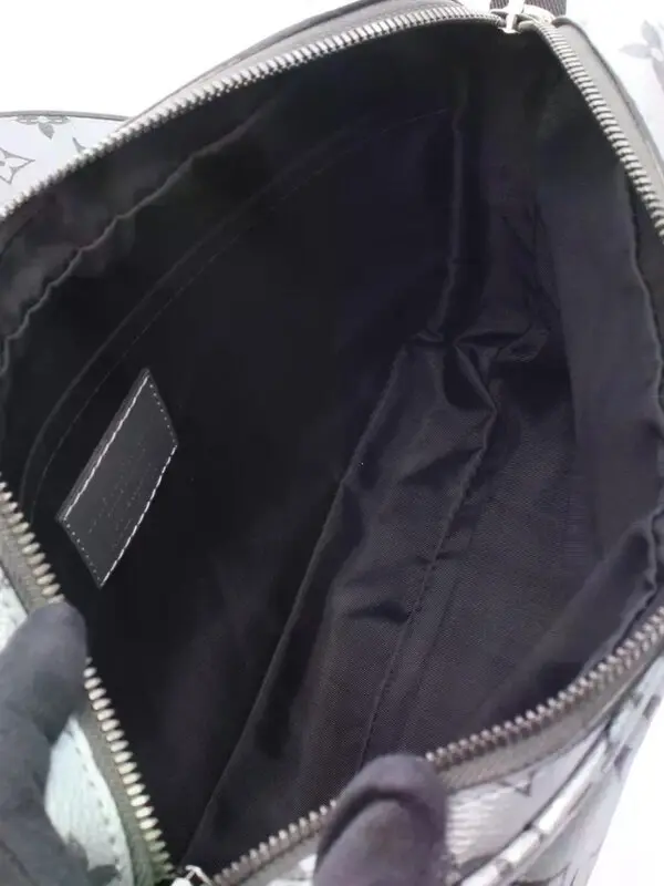 LOUIS VUITTON 2017 Monogram Reflect Outdoor Messenger Pm Bag