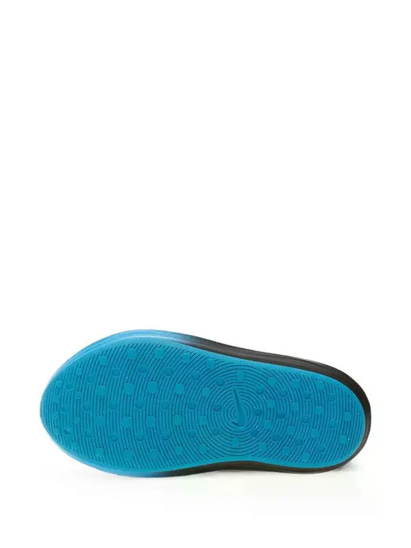 Nike Reactx Rejuven8 Sneakers