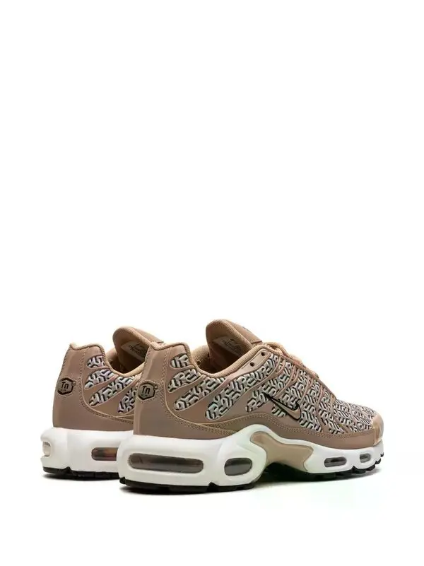 Nike Max Plus "united In Victory" Sneakers